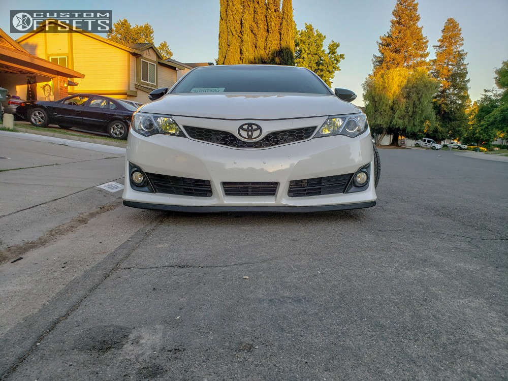 2014 Toyota Camry with 19x8.5 35 Konig Integram and 245/35R19 ...