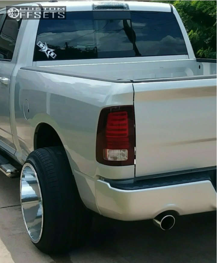 2015 Ram 1500 with 22x14 -76 Dropstars 652v and 305/40R22 Zeetex Mt1000 ...