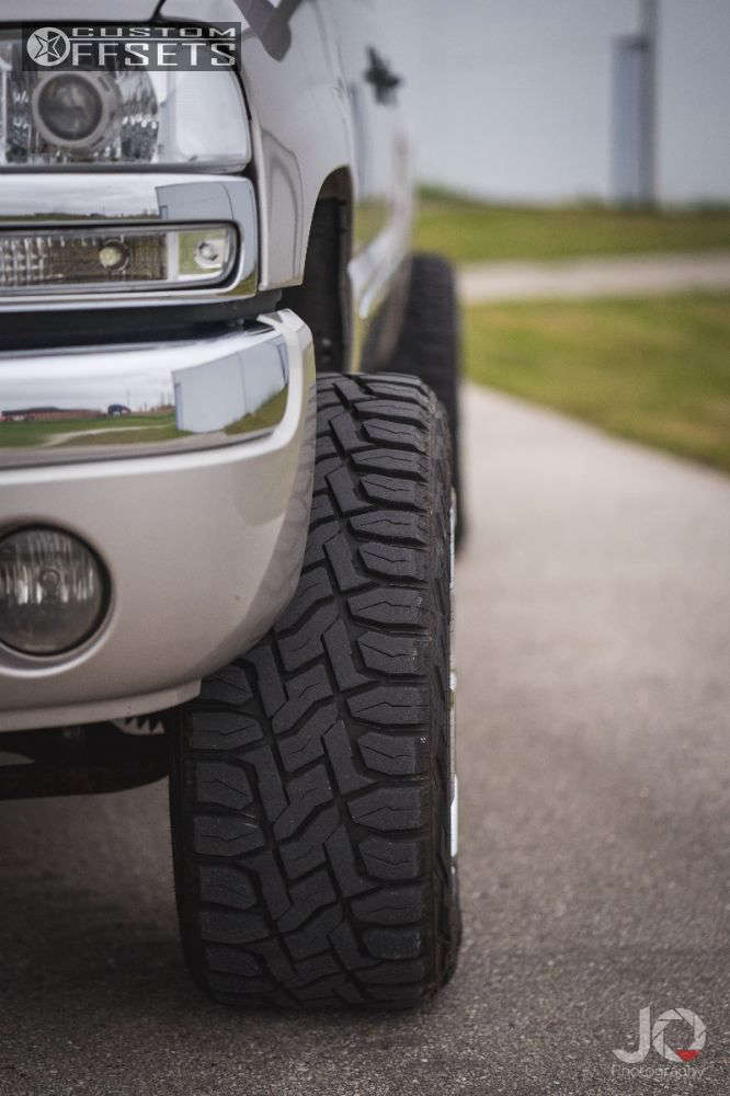 2004 GMC Sierra 1500 with 20x12 -44 Hostile Zombie and 33/12.5R20 Toyo ...
