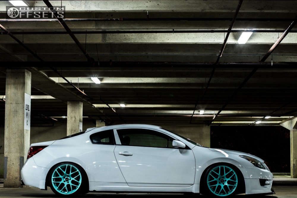 2009 Nissan Altima with 19x8.5 35 Avant Garde M310 and 235/35R19 ...