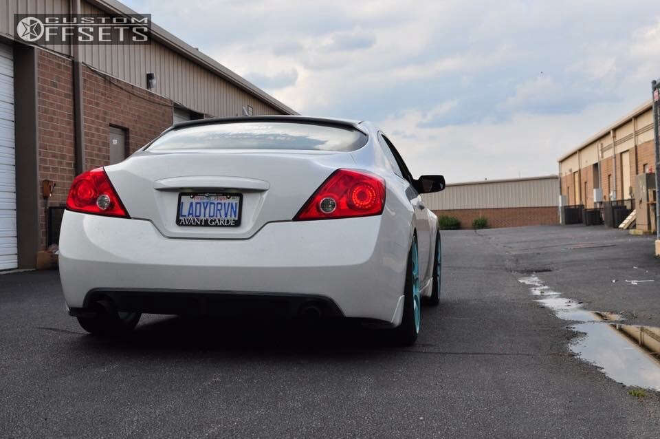 2009 Nissan Altima with 19x8.5 35 Avant Garde M310 and 235/35R19 ...