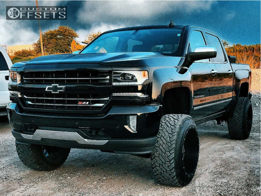 2018 Chevrolet Silverado 1500 with 22x14 -76 Hostile Sprocket and 35/12.5R22 Fuel Mud Gripper ...