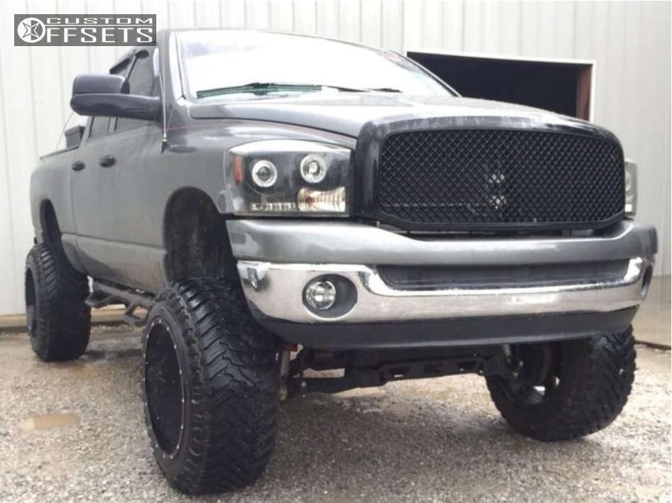2008 Dodge Ram 1500 with 22x14 -76 Moto Metal Mo962 and 37/13.5R22 ...