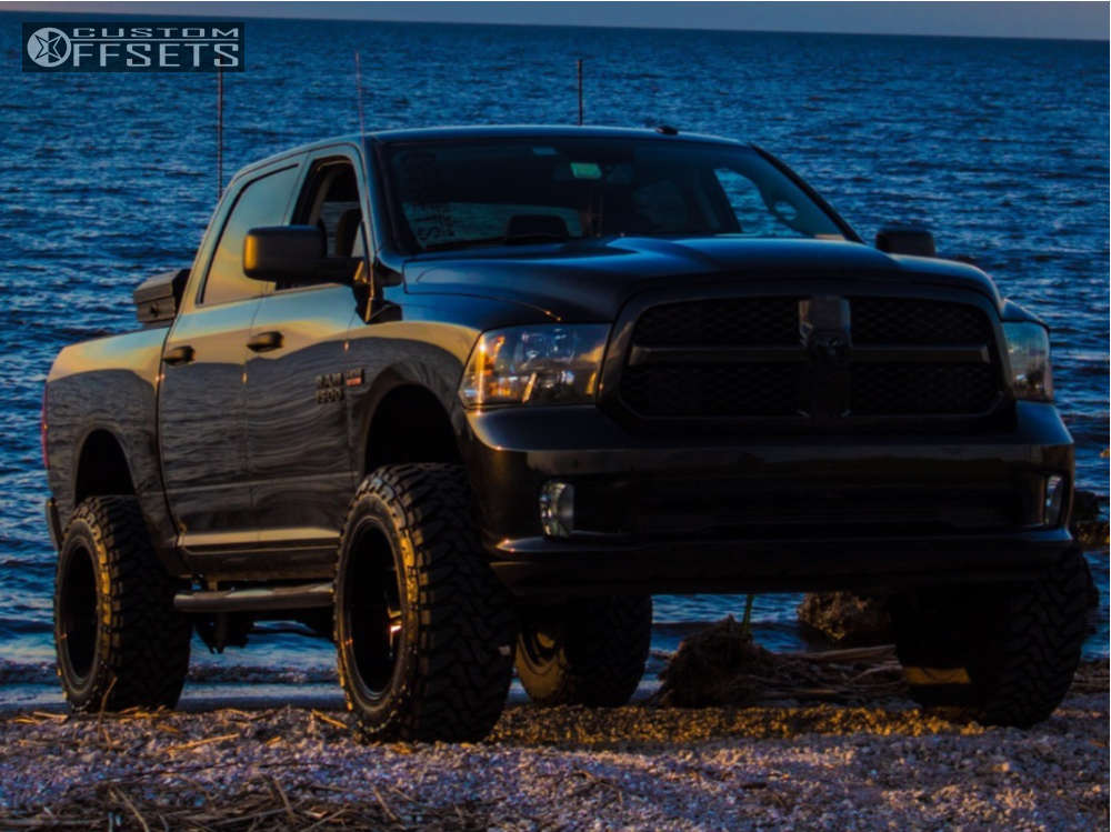 2016 Ram 1500 with 20x12 -44 Fuel Avenger and 35/12.5R20 Toyo Tires ...