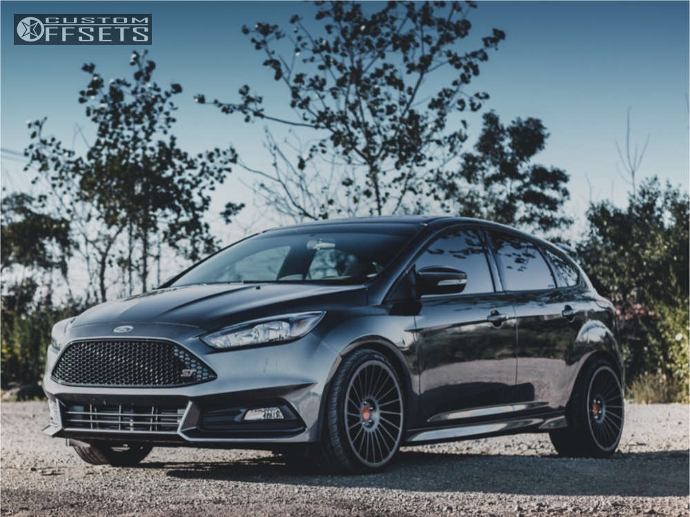2018 Ford ST with 19x8.5 35 Rotiform Ind-t and 225/35R19 Nankang NS-25 ...