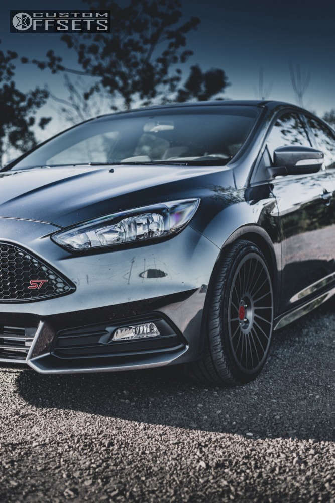 2018 Ford ST with 19x8.5 35 Rotiform Ind-t and 225/35R19 Nankang NS-25 ...