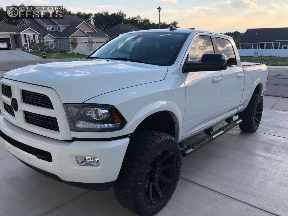 2017 Ram 2500 with 22x10 -20 Tuff T05 and 35/12.5R22 Nitto Ridge ...