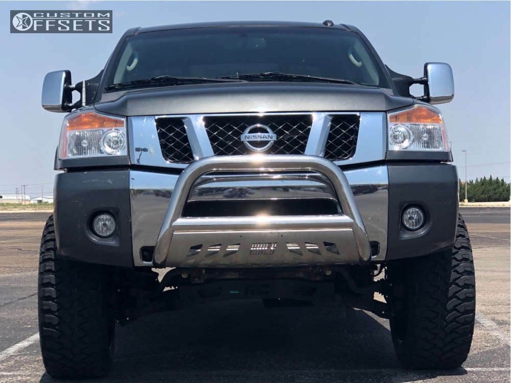 2009 Nissan Titan with 22x12 -44 Brute Reaper and 35/12.5R22 Comforser ...