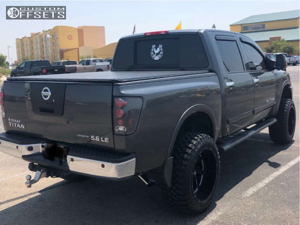 2009 Nissan Titan with 22x12 -44 Brute Reaper and 35/12.5R22 Comforser ...
