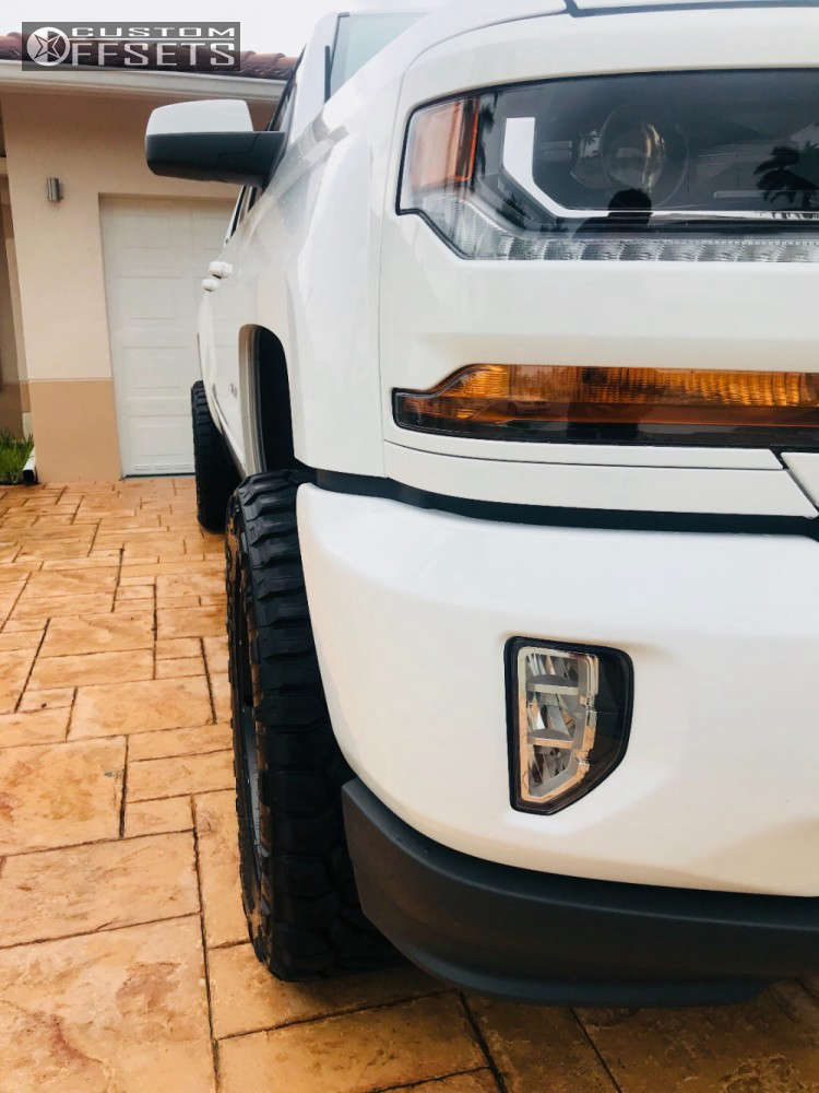 2018 Chevrolet Silverado 1500 with 20x10 -24 XD Xd825 and 33/12.5R20 ...