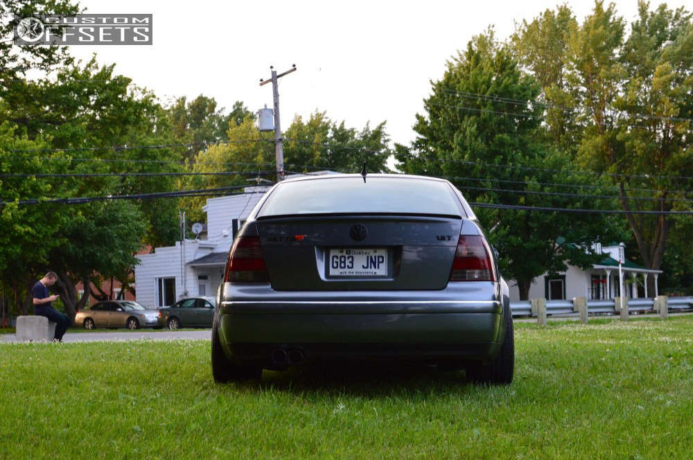 2004 Volkswagen Jetta with 17x9 35 Fast Wheels Hayaku and 225/45R17 ...