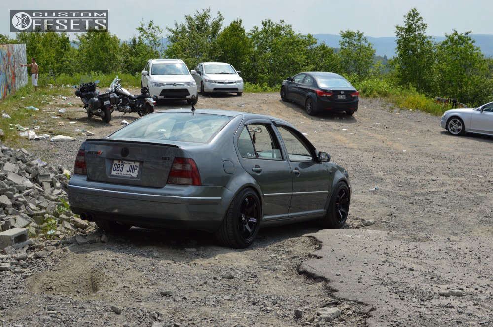 2004 Volkswagen Jetta with 17x9 35 Fast Wheels Hayaku and 225/45R17 ...