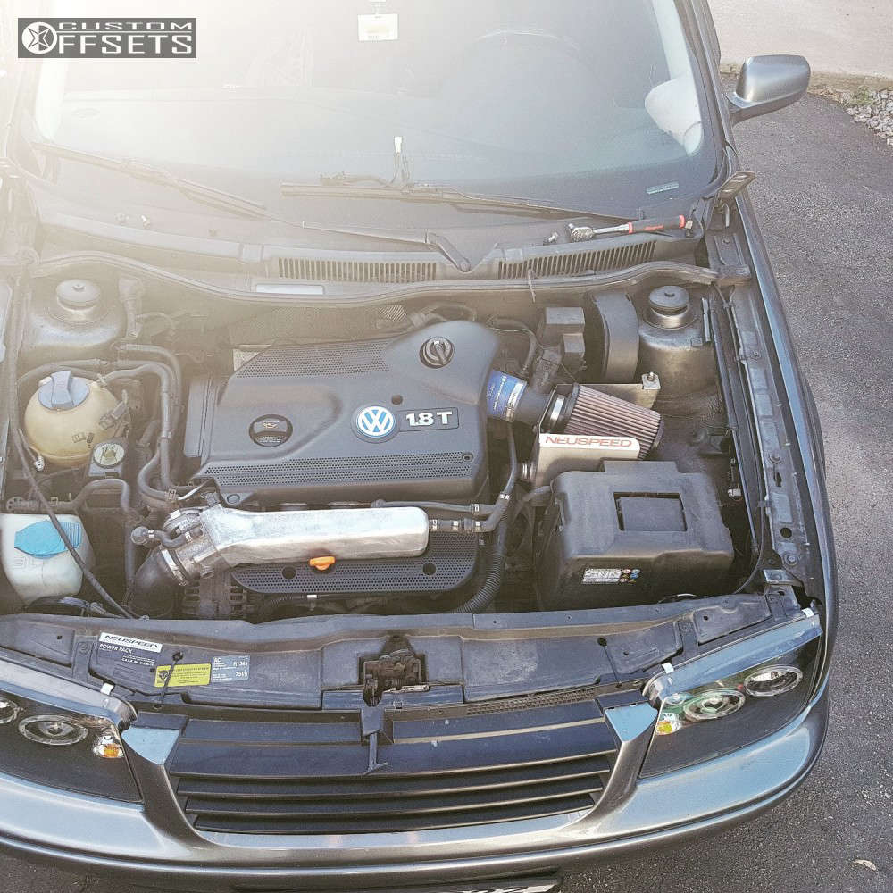 2004 Volkswagen Jetta with 17x9 35 Fast Wheels Hayaku and 225/45R17 ...