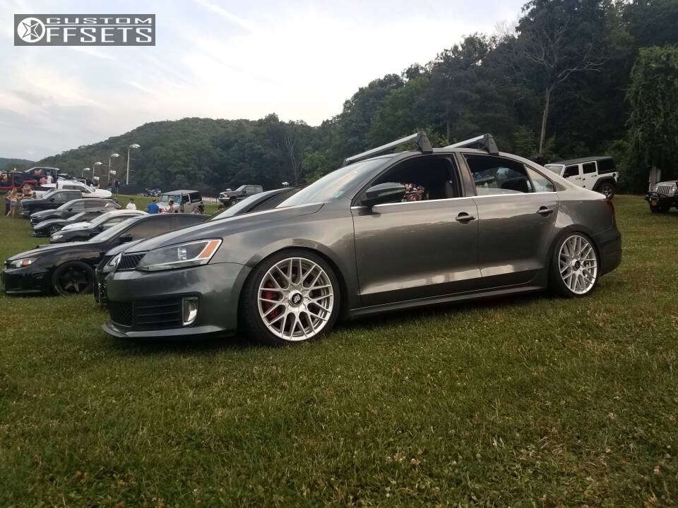 2014 Volkswagen Jetta with 18x8.5 45 Rotiform Rse and 225/40R18 Hankook ...