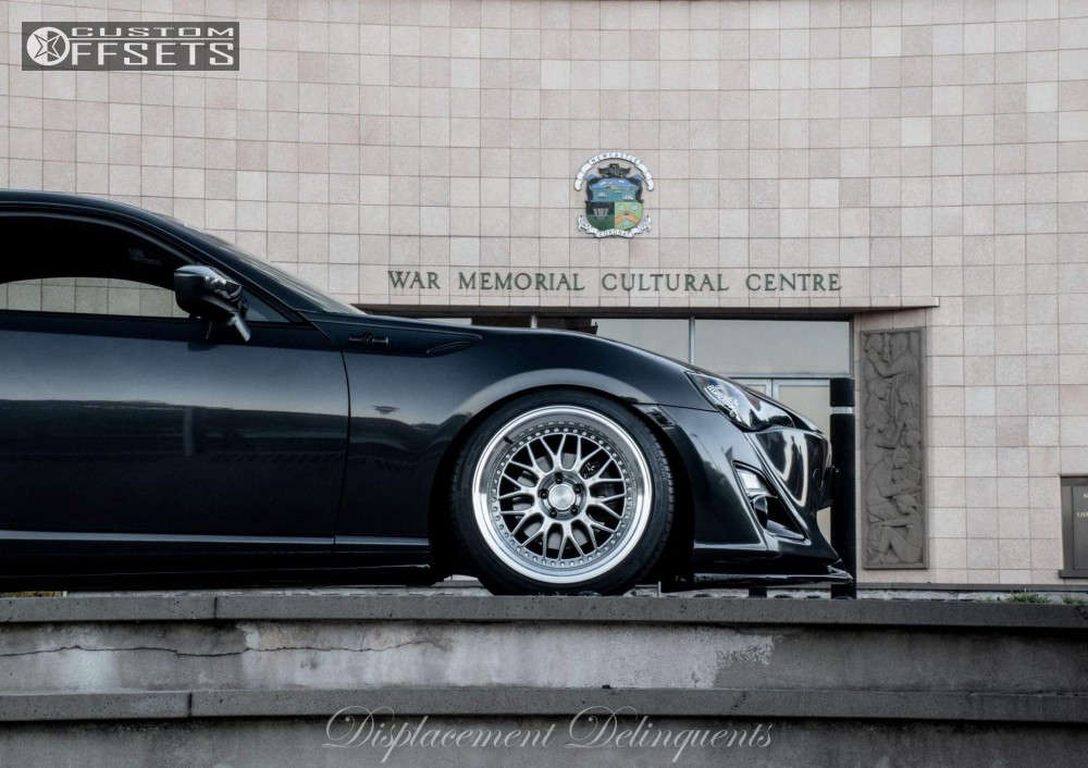 2015 Toyota 86 with 18x9.5 22 ESR Sr01 and 225/40R18 WinRun and ...