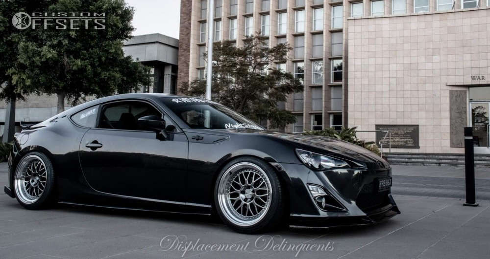 2015 Toyota 86 with 18x9.5 22 ESR Sr01 and 225/40R18 WinRun and ...