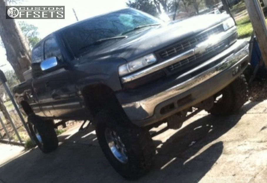 2001 Chevrolet Silverado 1500 with 17x9 -12 Helo He791 and 315/70R17 ...