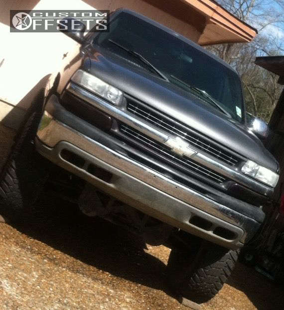 2001 Chevrolet Silverado 1500 with 17x9 -12 Helo He791 and 315/70R17 ...