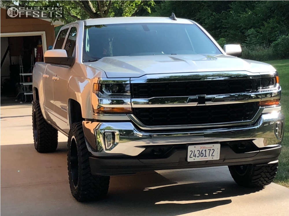 2018 Chevrolet Silverado 1500 with 20x10 -19 Hostile Sprocket and 33/12 ...