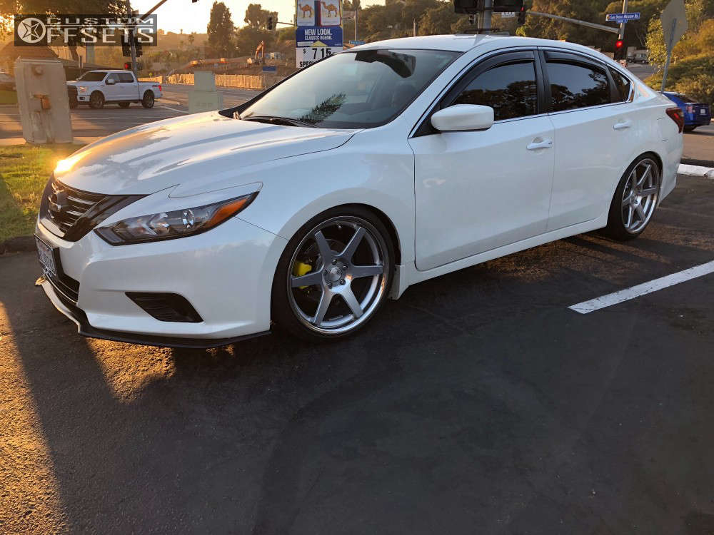 2017 Nissan Altima with 20x9 36 Concept One Cs-6 and 235/35R20 Lexani ...