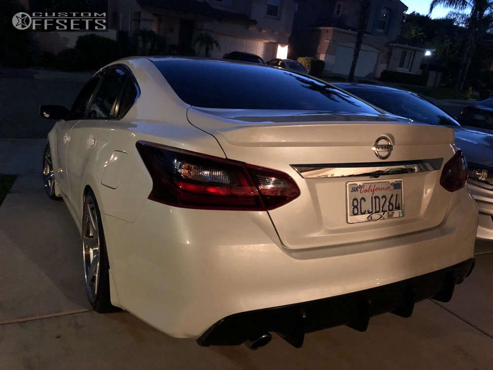 2017 Nissan Altima with 20x9 36 Concept One Cs-6 and 235/35R20 Lexani ...