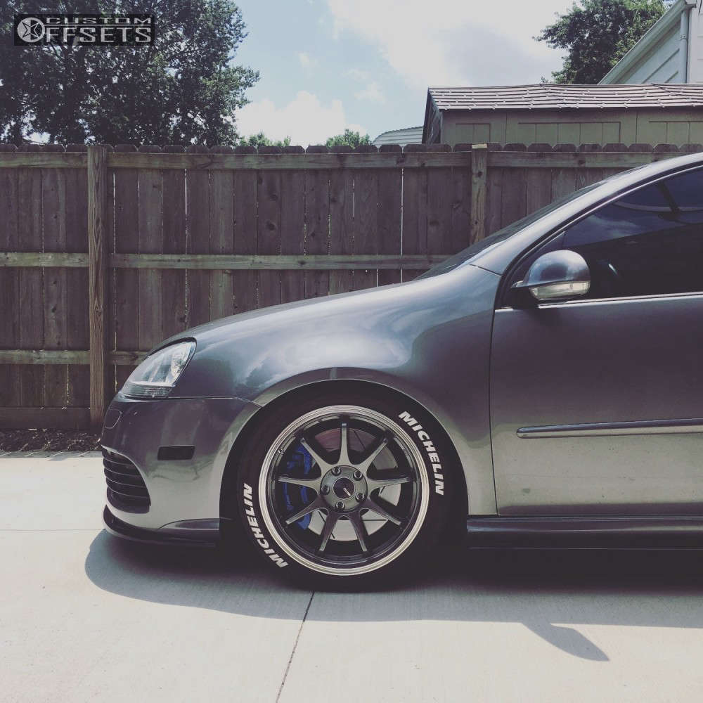 2008 Volkswagen R32 with 18x8 45 Enkei Tenjin and 225/40R18 Michelin ...