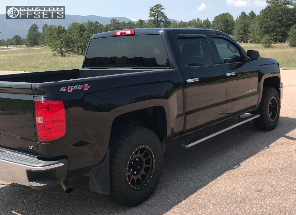2014 Chevrolet Silverado 1500 with 17x8.5 Method Nv and 265/70R17 ...