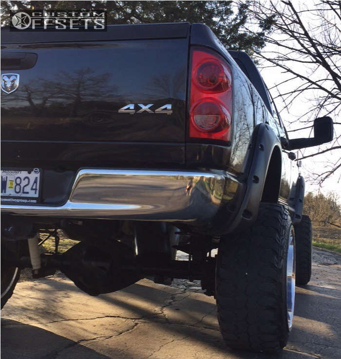 2007 Dodge Ram 2500 with 22x14 -76 Fuel Forged Ff25 and 35/12.5R22 ...