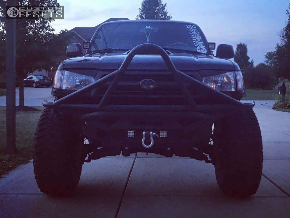 2000 Toyota 4Runner with 15x10 -39 Vision Soft 8 and 35/12.5R15 Kanati ...