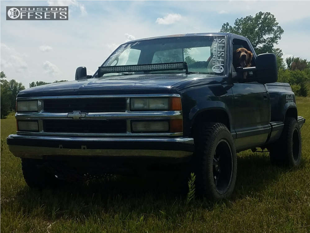 1995 Chevrolet K1500 with 18x10 -24 Moto Metal Mo970 and 285/60R18 ...