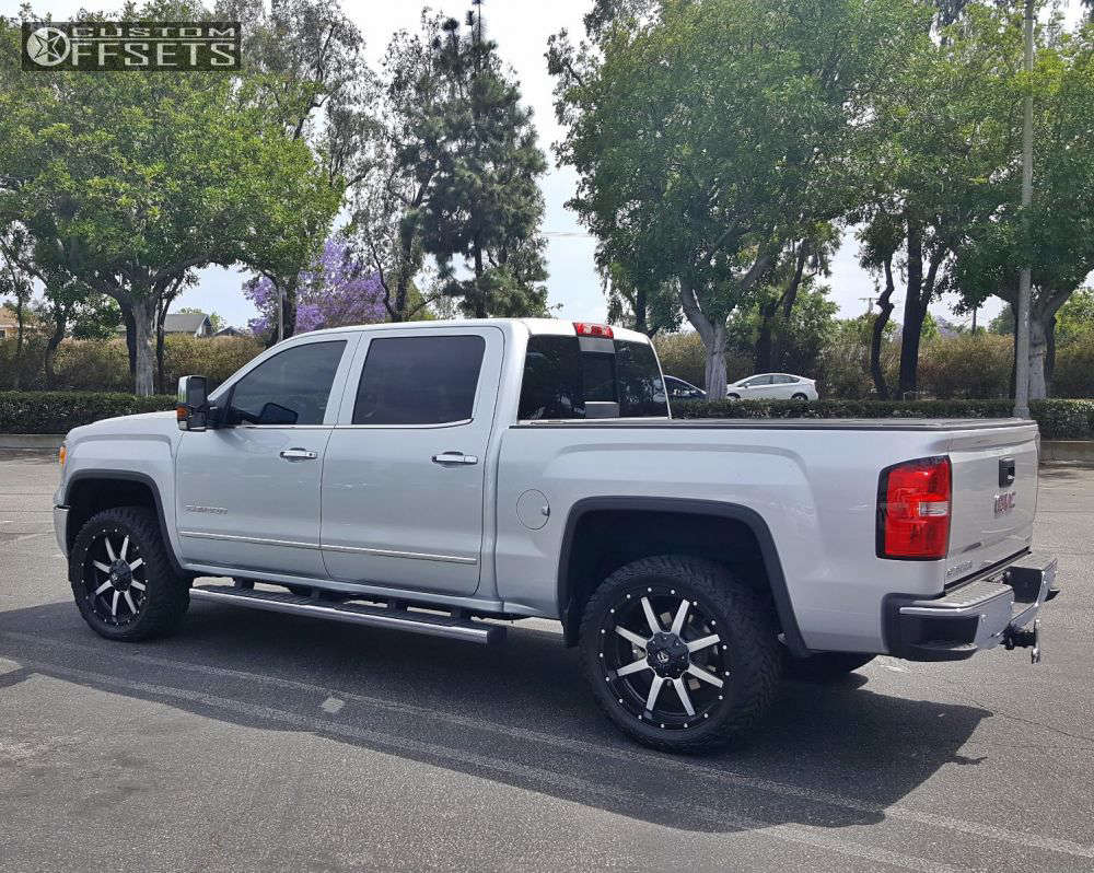 2015 GMC Sierra 1500 with 22x9.5 25 Fuel Maverick and 33/12.5R22 Fuel ...
