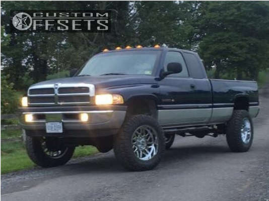 2002 Dodge Ram 2500 with 20x10 -19 Hostile Sprocket and 35/11.5R20 ...