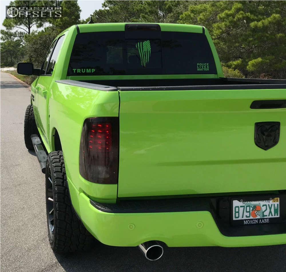 2017 Ram 1500 with 22x10 -25 Dropstars 654bm and 33/12.5R22 Toyo Tires ...