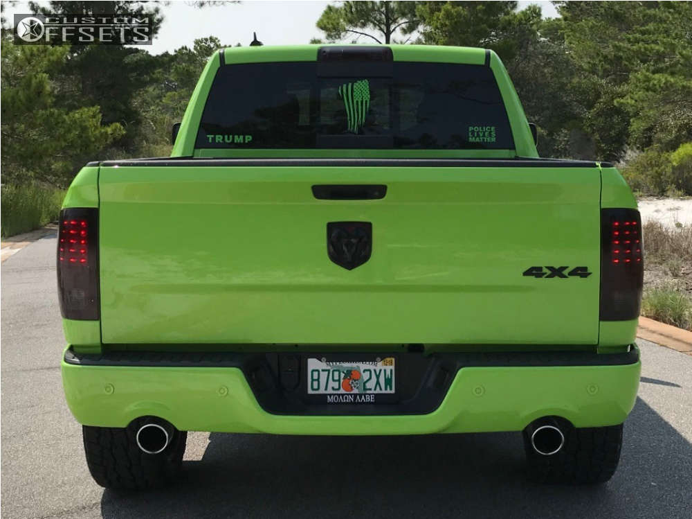 2017 Ram 1500 with 22x10 -25 Dropstars 654bm and 33/12.5R22 Toyo Tires ...