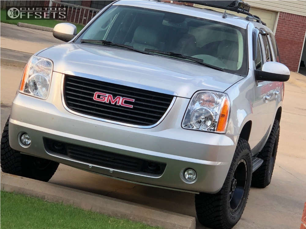 2010 GMC Yukon with 17x9 12 Gear Off-Road Big Block and 285/70R17 ...