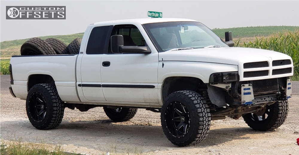 2000 Dodge Ram 1500 with 20x12 -44 Hostile Alpha and 305/55R20 ...