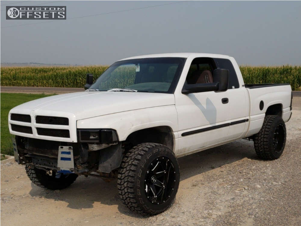 2000 Dodge Ram 1500 with 20x12 -44 Hostile Alpha and 305/55R20 ...
