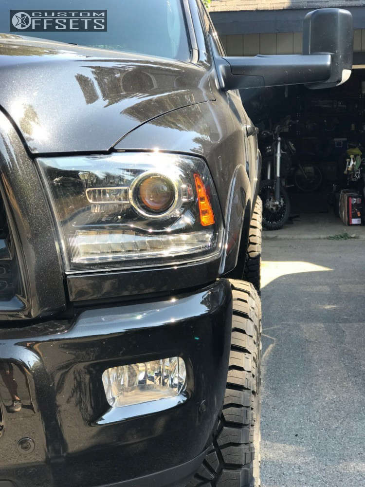 2018 Ram 3500 with 20x9 18 Moto Metal Mo984 and 35/12.5R20 Nitto Ridge ...