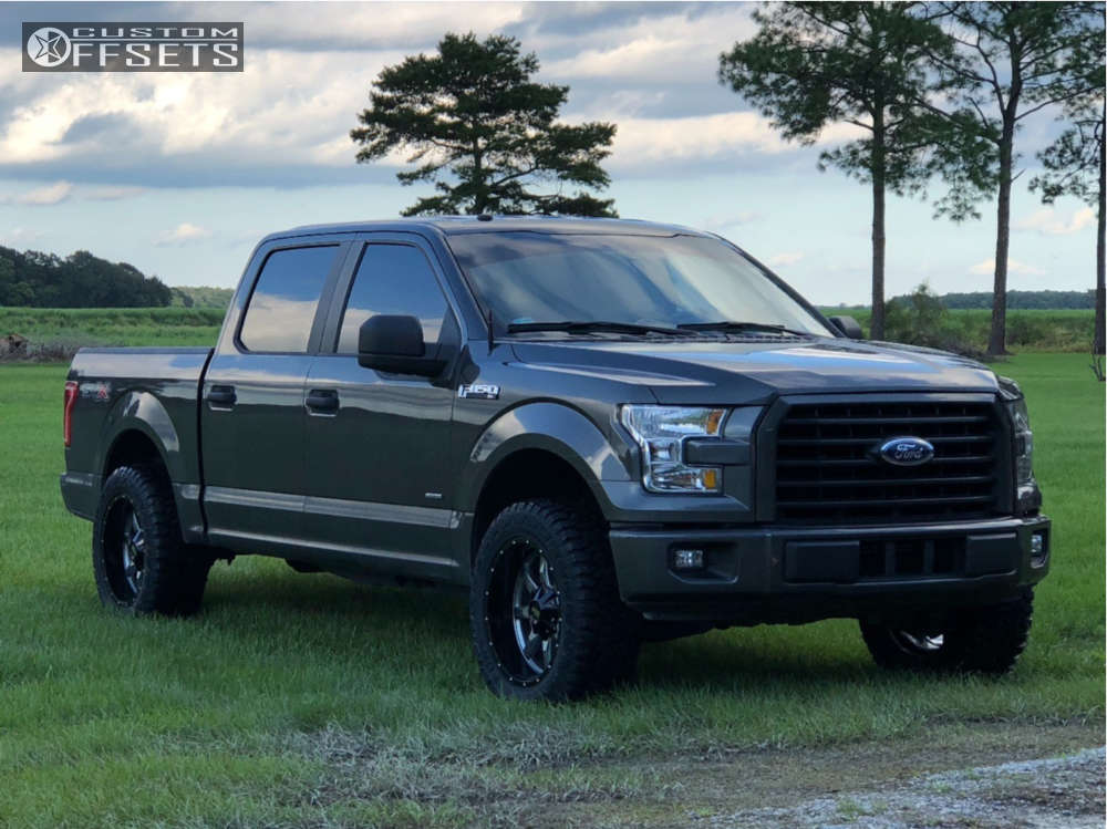 2017 Ford F-150 with 20x10 -24 Moto Metal MO970 and 33/12.5R20 Fury ...
