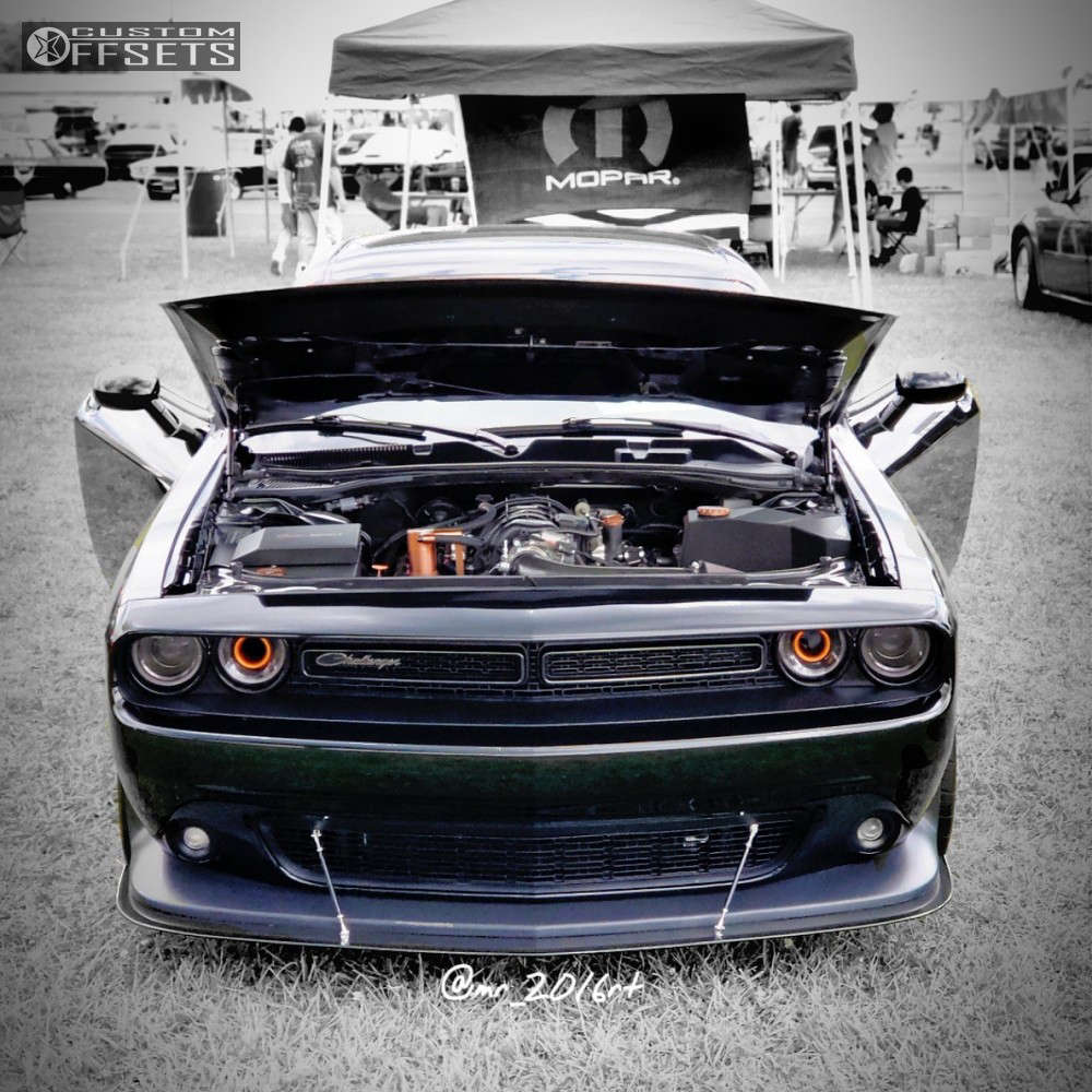 2016 Dodge Challenger with 22x9 20 US Mags Pro Touring U703 and 265 ...
