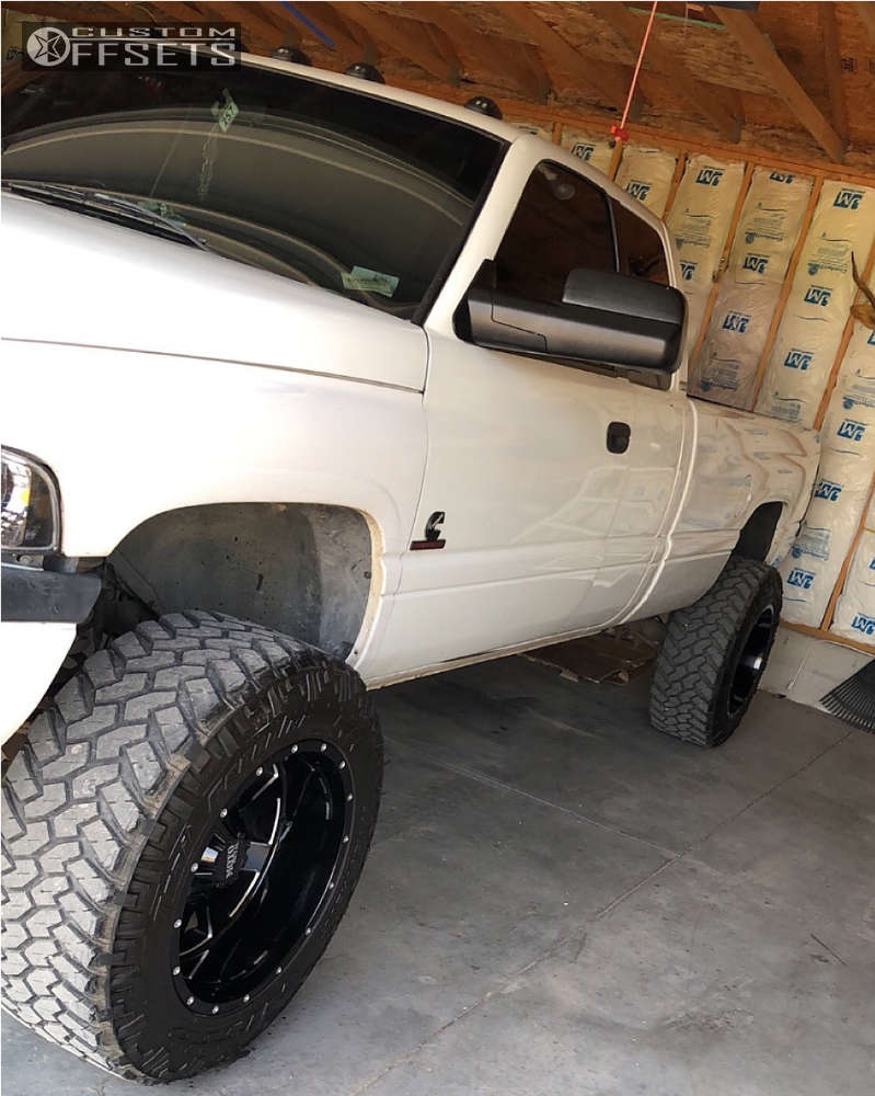2002 Dodge Ram 2500 with 20x12 -44 Moto Metal 962 and 35/12.5R20 Nitto ...