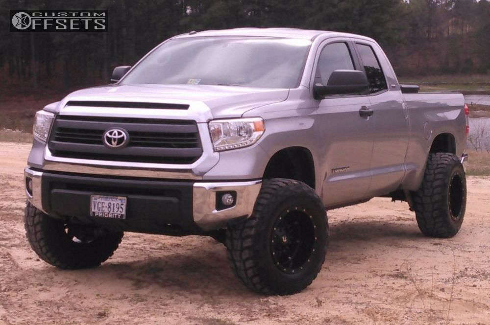 2015 Toyota Tundra with 18x12 -44 Fuel Hostage and 35/12.5R18 Kumho ...