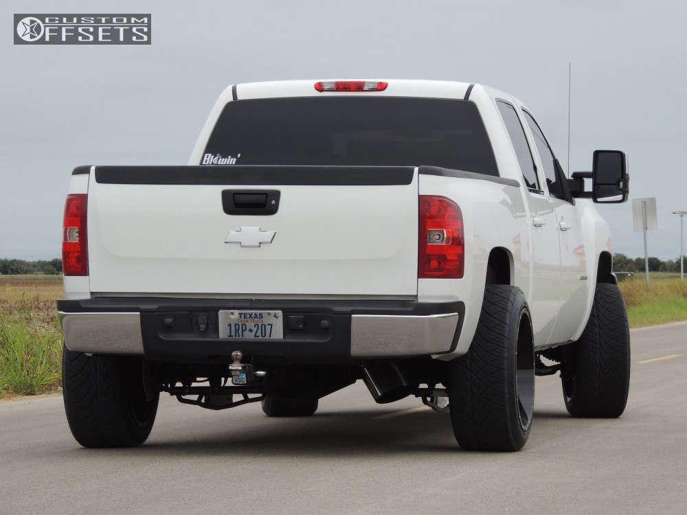 2009 Chevrolet Silverado 2500 HD with 22x12 -44 Hostile Sprocket and ...