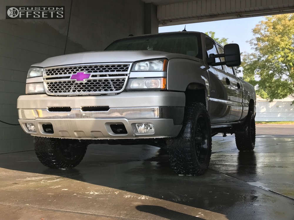 2005 Chevrolet Silverado 2500 HD with 20x9 Hostile Knuckles and 305 ...
