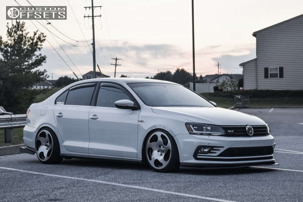 2017 Volkswagen Jetta with 18x8.5 35 WatercooledIND Cc10 and 215/35R18 ...