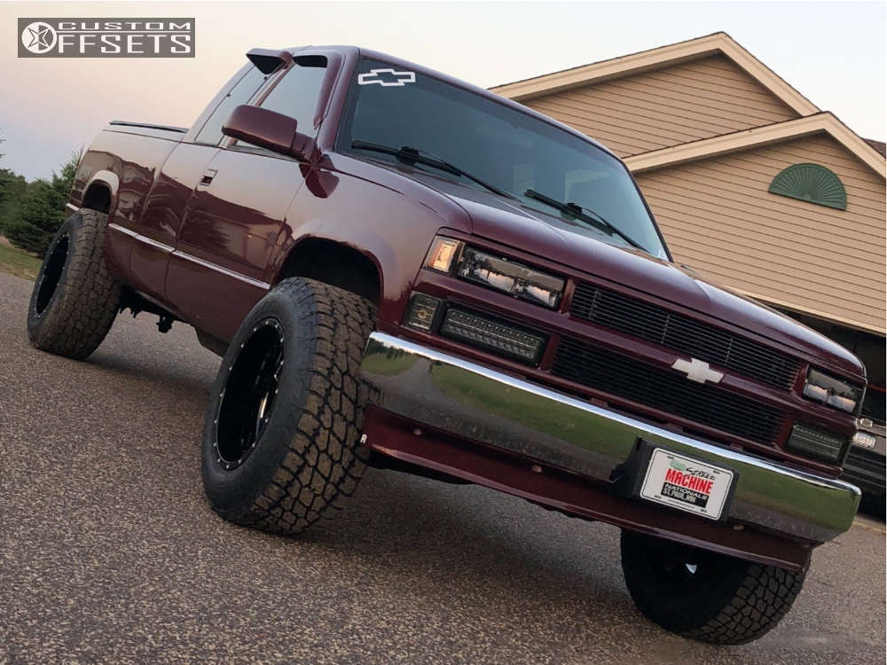 1995 Chevrolet K1500 with 18x12 -44 Moto Metal Mo962 and 305/60R18 ...