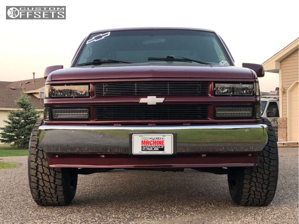 1995 Chevrolet K1500 with 18x12 -44 Moto Metal Mo962 and 305/60R18 ...