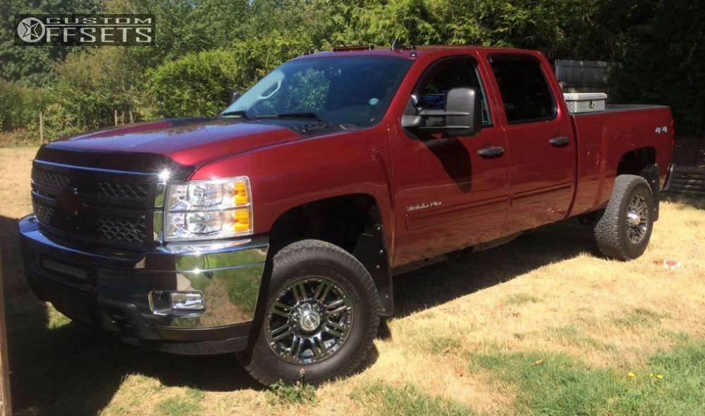 2013 Chevrolet Silverado 3500 HD with 18x9 18 Helo He835 and 285/65R18 ...