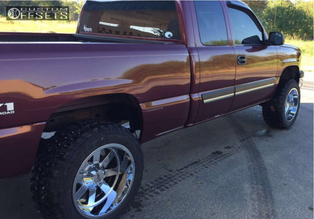 2004 Chevrolet Silverado 1500 HD with 20x12 -44 Moto Metal 962 and 33/ ...