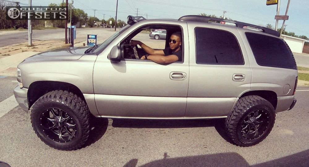 2001 Chevrolet Tahoe with 20x10 -24 Moto Metal MO970 and 35/12.5R20 ...